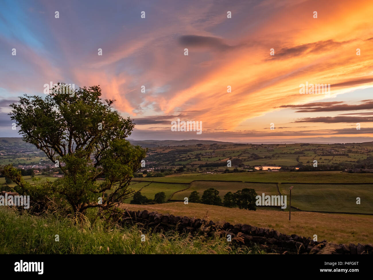 Gorgeous sunset colours in the Aire Valley near Silsden Stock Photo - Alamy
