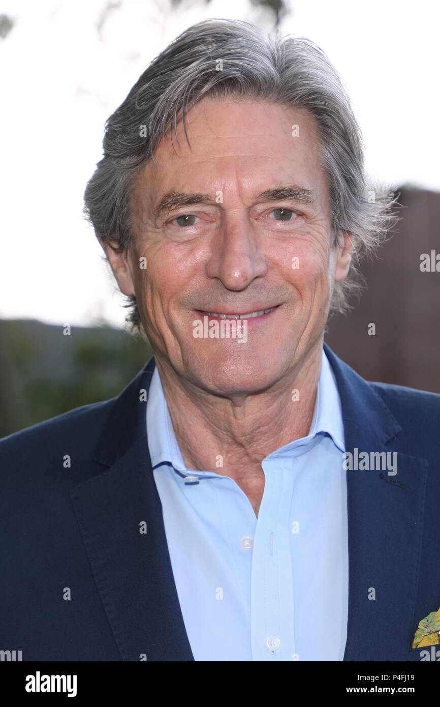 Nigel Havers Measurements Height Net Worth Age
