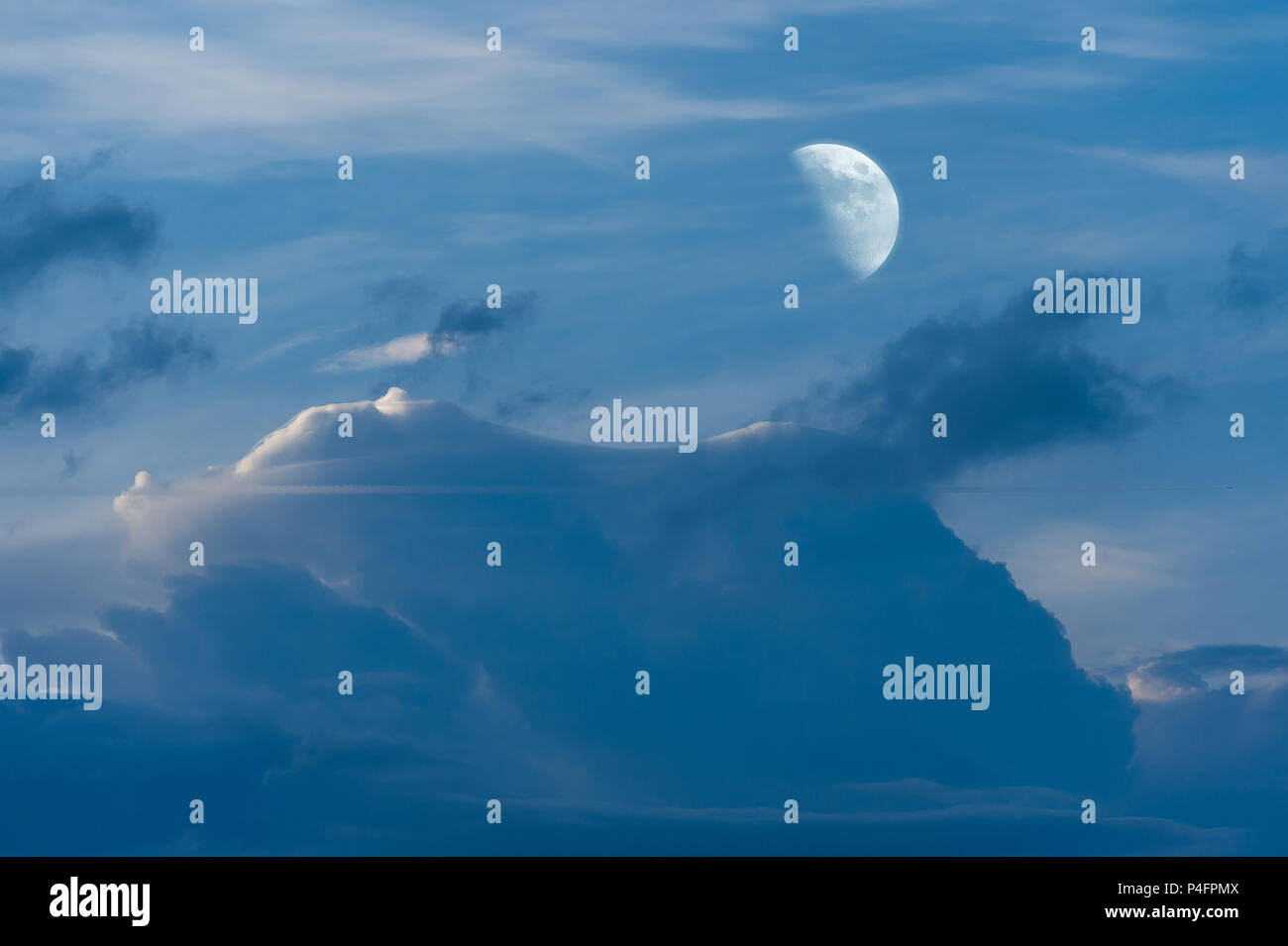 Night flight plane flying moon hi-res stock photography and images - Alamy
