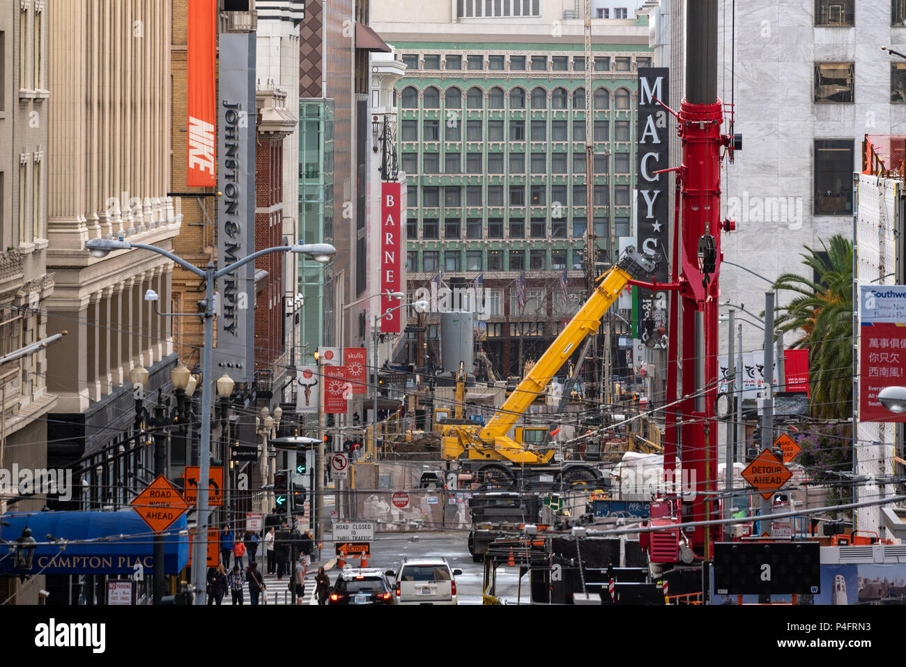 Bustling metropolitan buildings hi-res stock photography and images - Alamy
