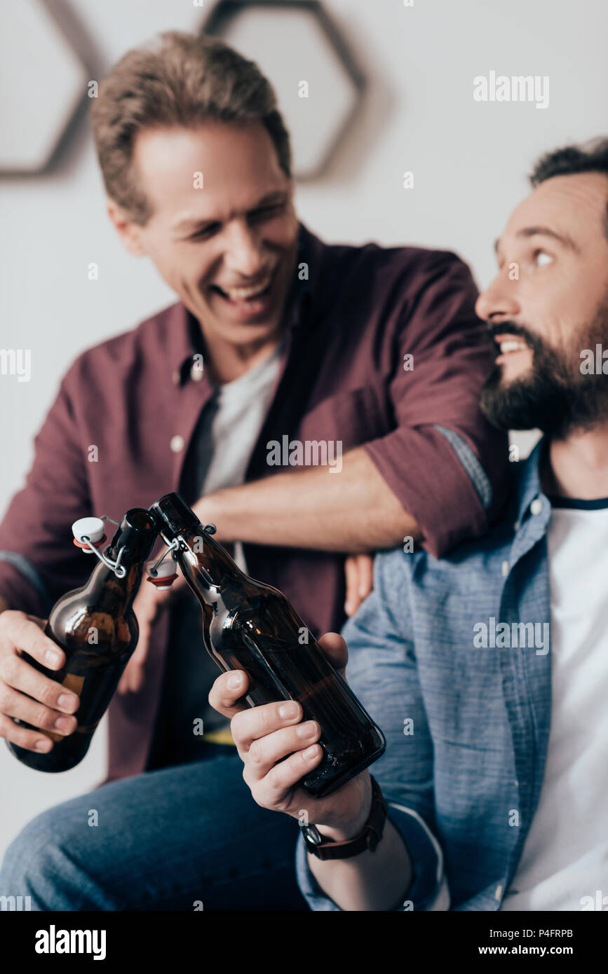 Close up friends beer bottles hi-res stock photography and images - Alamy