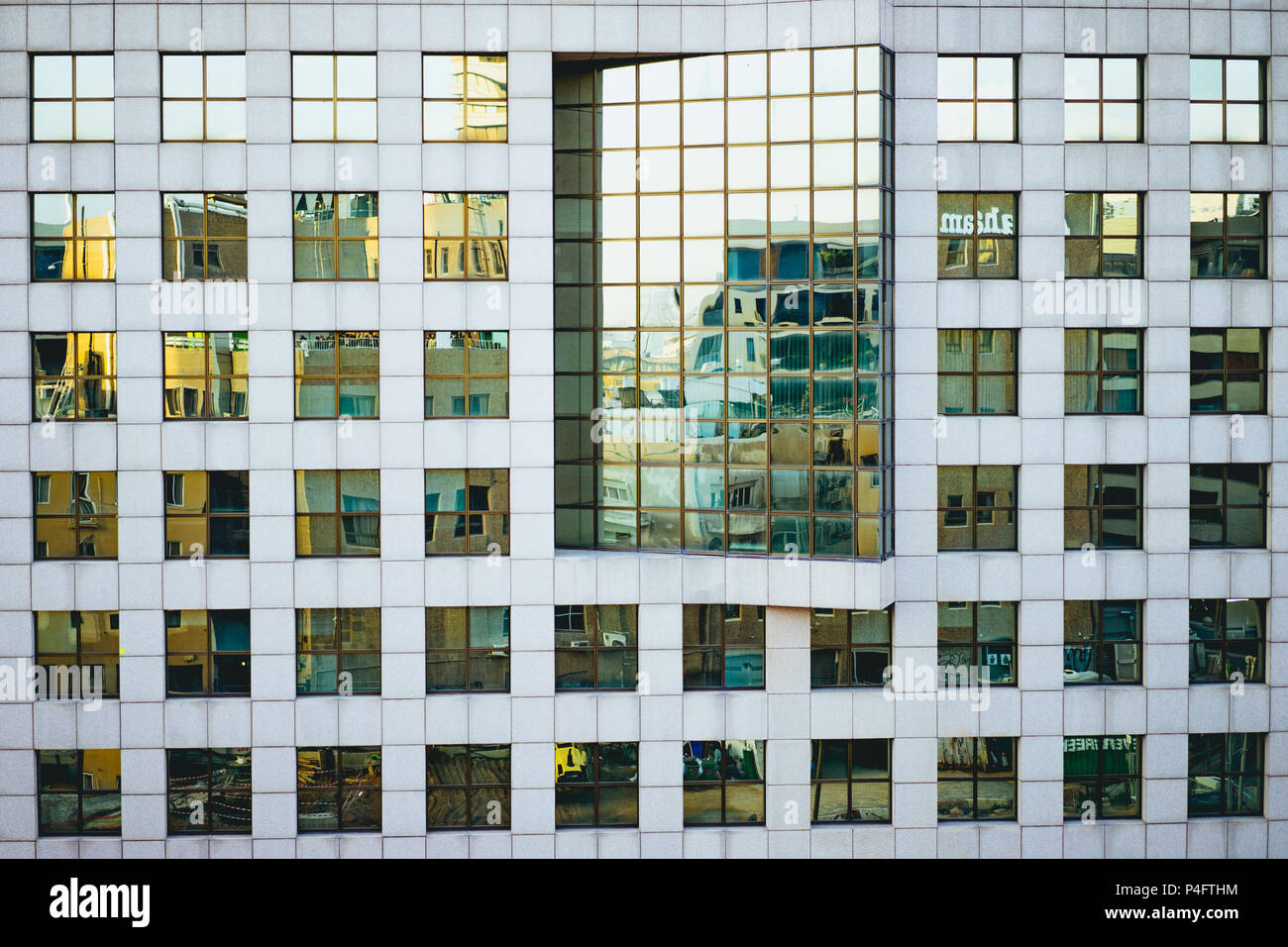 Reflective building cityscape Stock Photo - Alamy