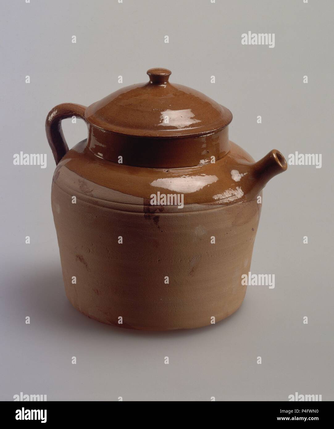 CAFETERA DE BARRO ROJO SEMIVIDRIADA - S XX. Location: ALFARERIA, SPAIN ...