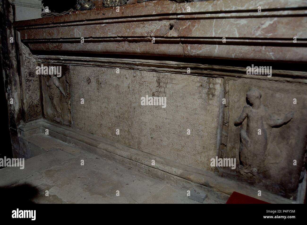 SEPULCRO DE FERNANDO III EL SANTO - EPITAFIO GRABADO EN LATIN Y ...