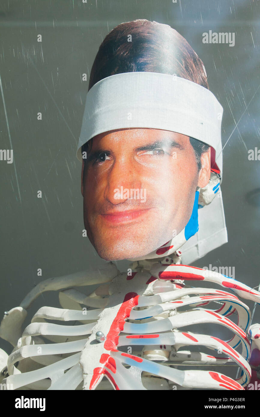 Roger federer vertical hi-res stock photography and images - Alamy