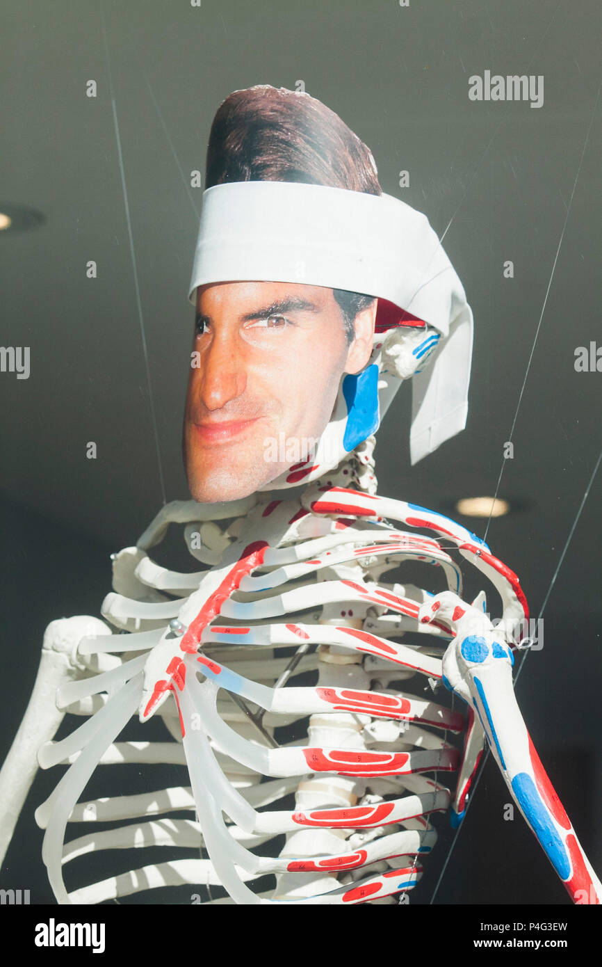 Roger federer vertical hi-res stock photography and images - Alamy