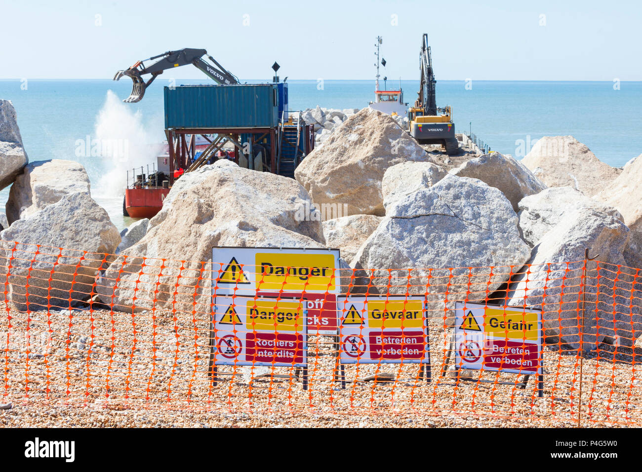 Hastings, East Sussex, UK. 22nd Jun, 2018. The construction of two new ...