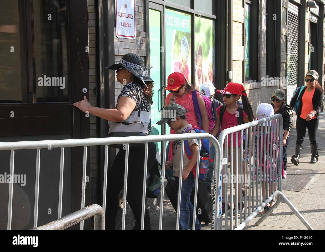 Detained children us border hi-res stock photography and images - Alamy