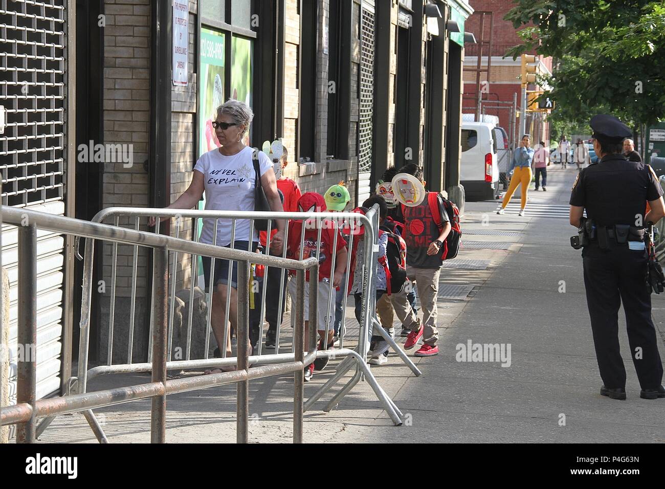 Detained children us border hi-res stock photography and images - Alamy