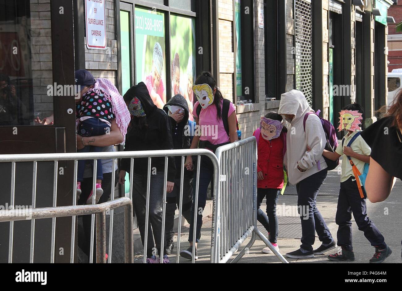 Detained children us border hi-res stock photography and images - Alamy