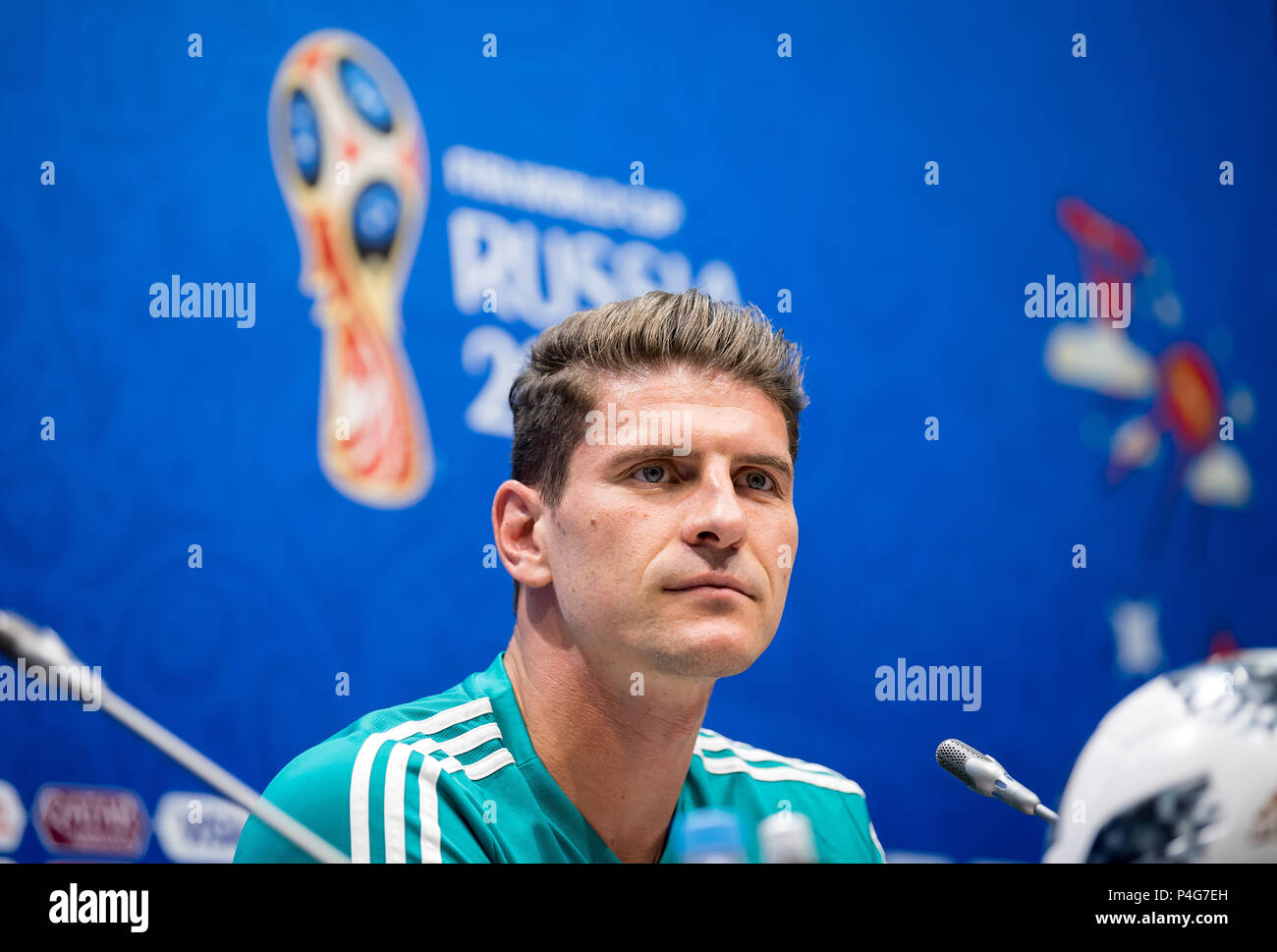 Turn ier hi-res stock photography and images - Alamy