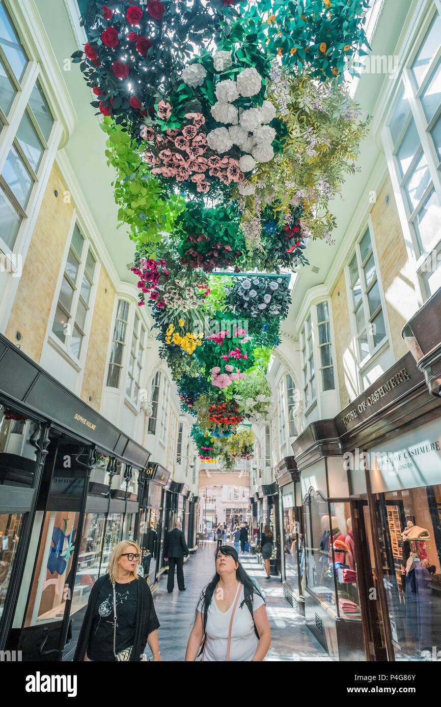 London, UK. 22nd June 2018. 2000 bespoke paper flowers by artist ...