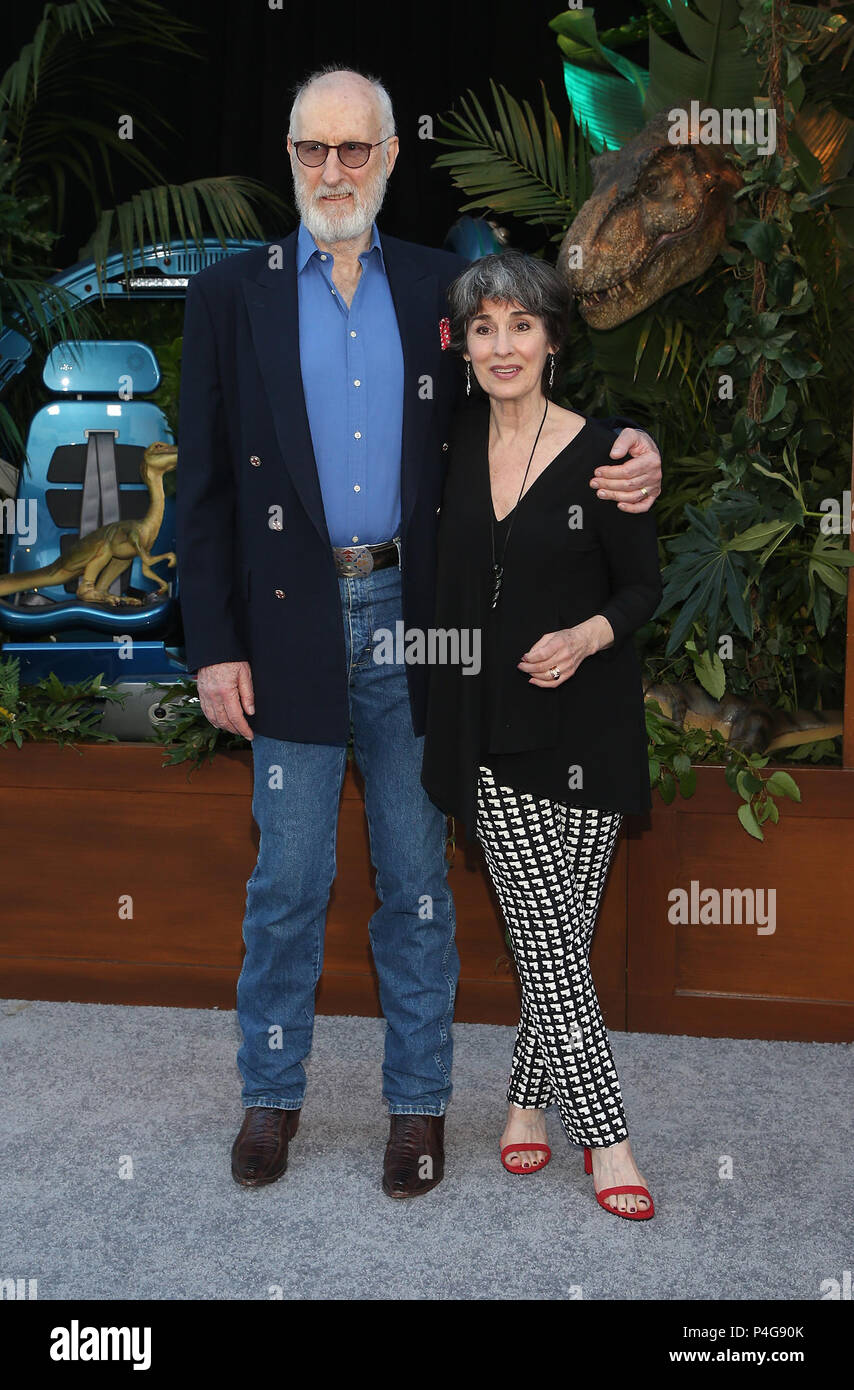 Anna stuart cromwell and james cromwell hi-res stock photography and ...