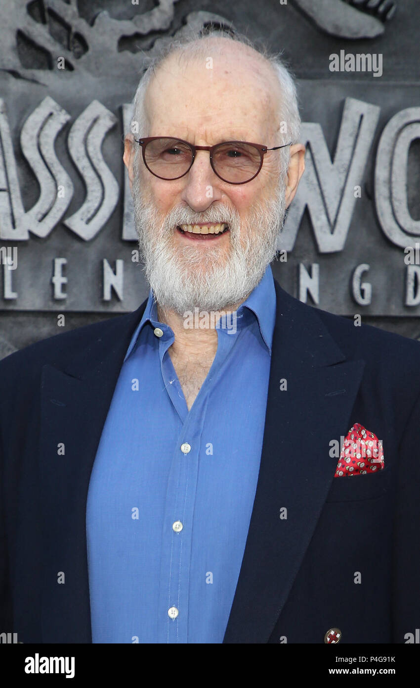 Anna stuart and james cromwell hi-res stock photography and images - Alamy