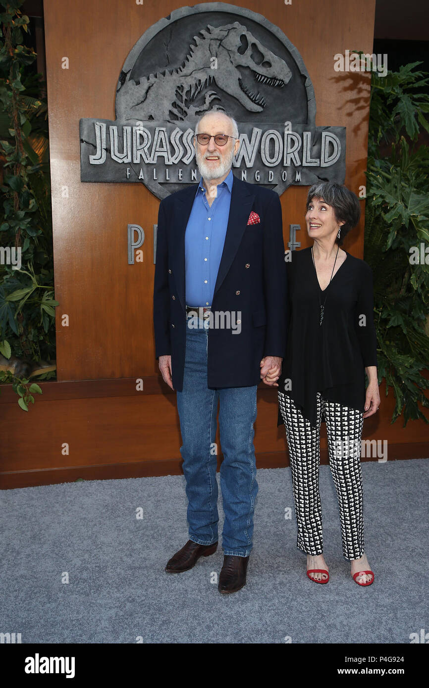 Anna Stuart And James Cromwell High Resolution Stock Photography and ...