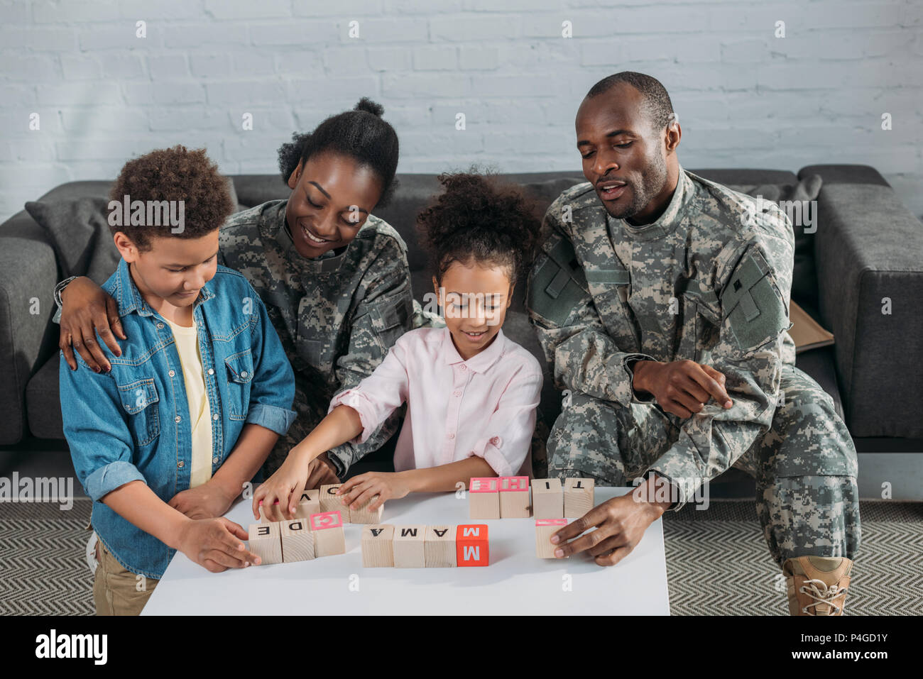 American serviceman son wife happy hi-res stock photography and images ...