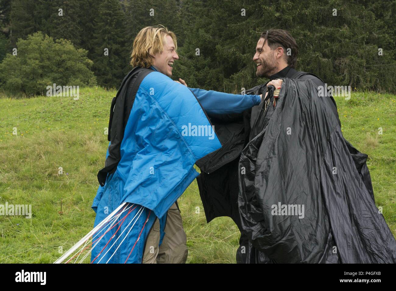 Point break 2015 luke bracey hi-res stock photography and images - Alamy