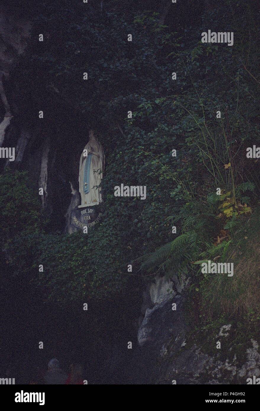 Gruta de la virgen de lourdes hi-res stock photography and images - Alamy