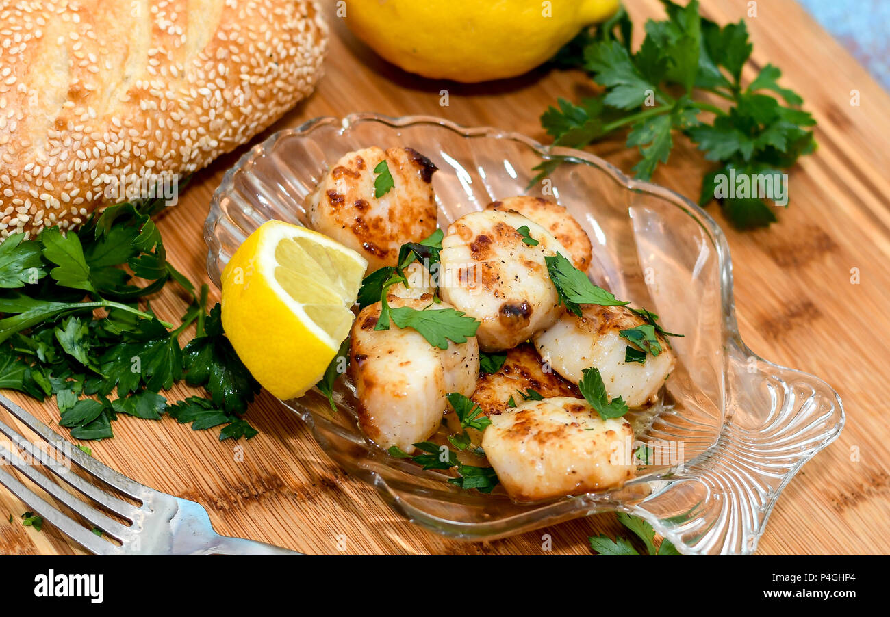 Scallops fine dining hi-res stock photography and images - Alamy