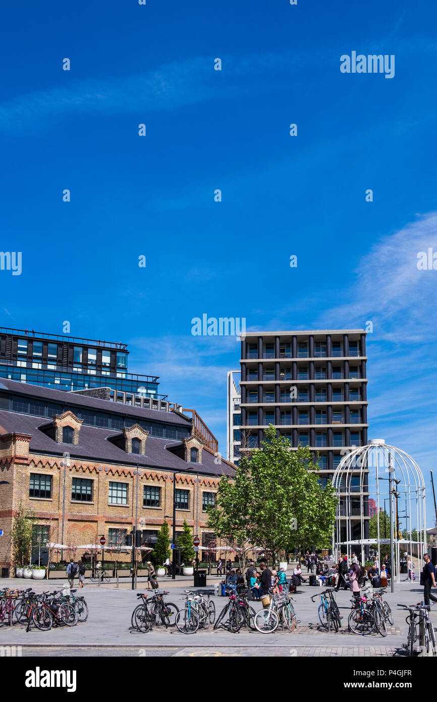 Battle Bridge Place open area outside of King's Cross station, London ...