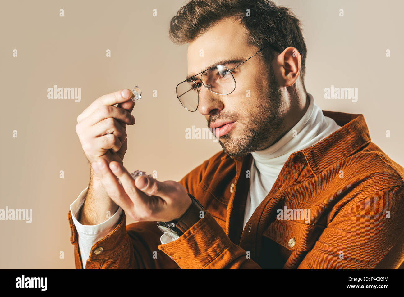 Diamond in hand hi-res stock photography and images - Alamy