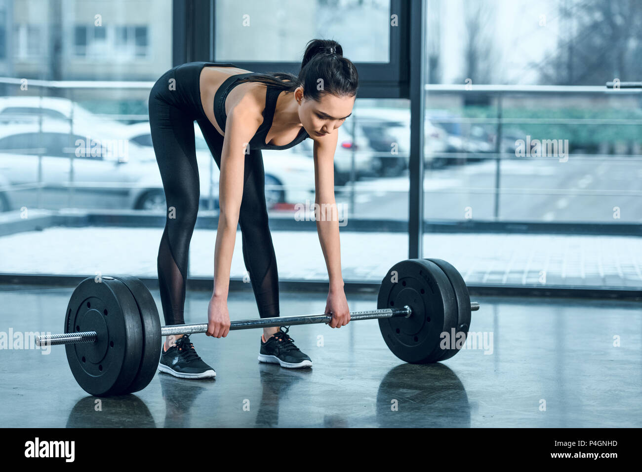 Deadlifting hi-res stock photography and images - Alamy