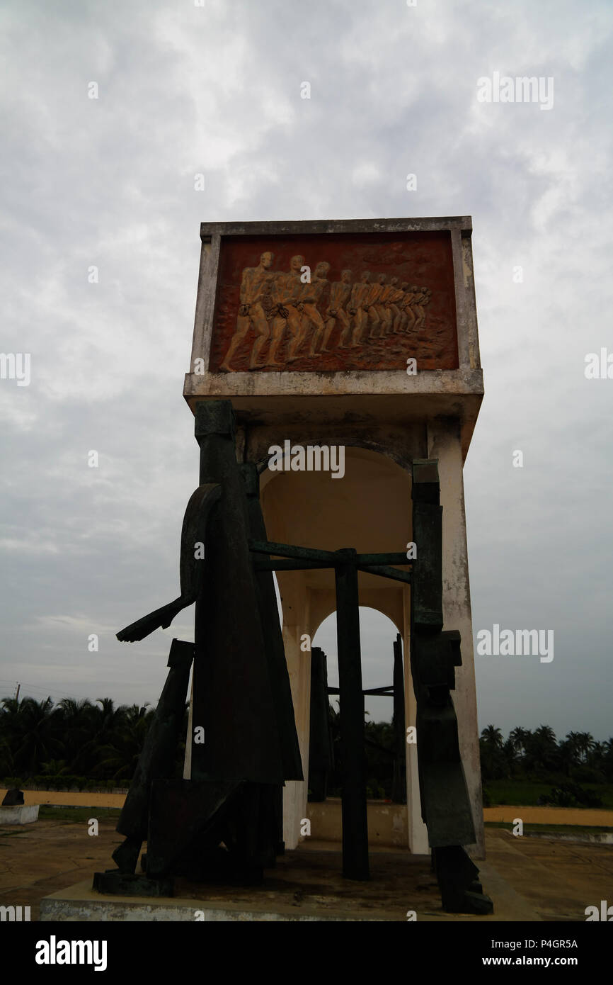 Architecture arch Door of No Return at Ouidah, Benin Stock Photo - Alamy