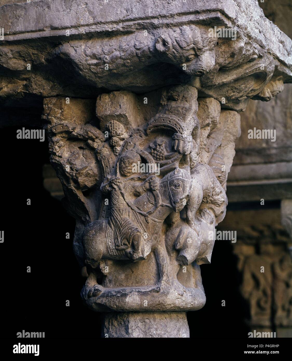 CLAUSTRO ROMANICO - DETALLE DE UN CAPITEL - SIGLO XII - GUERRERO A ...
