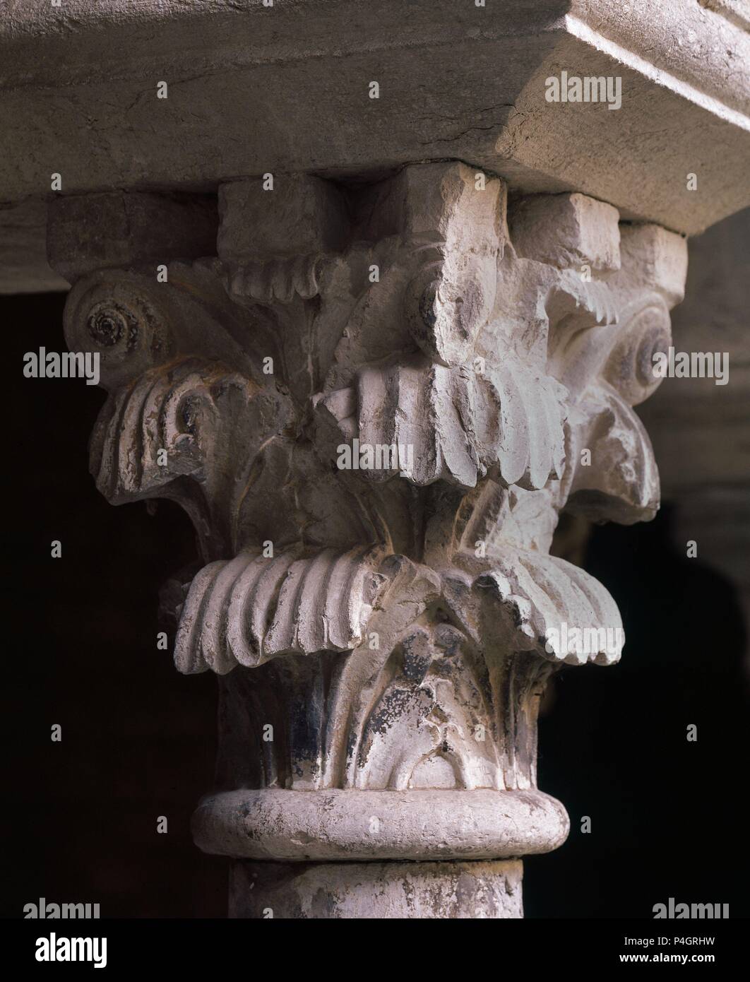 CLAUSTRO ROMANICO - DETALLE DE UN CAPITEL - SIGLO XII. Location ...