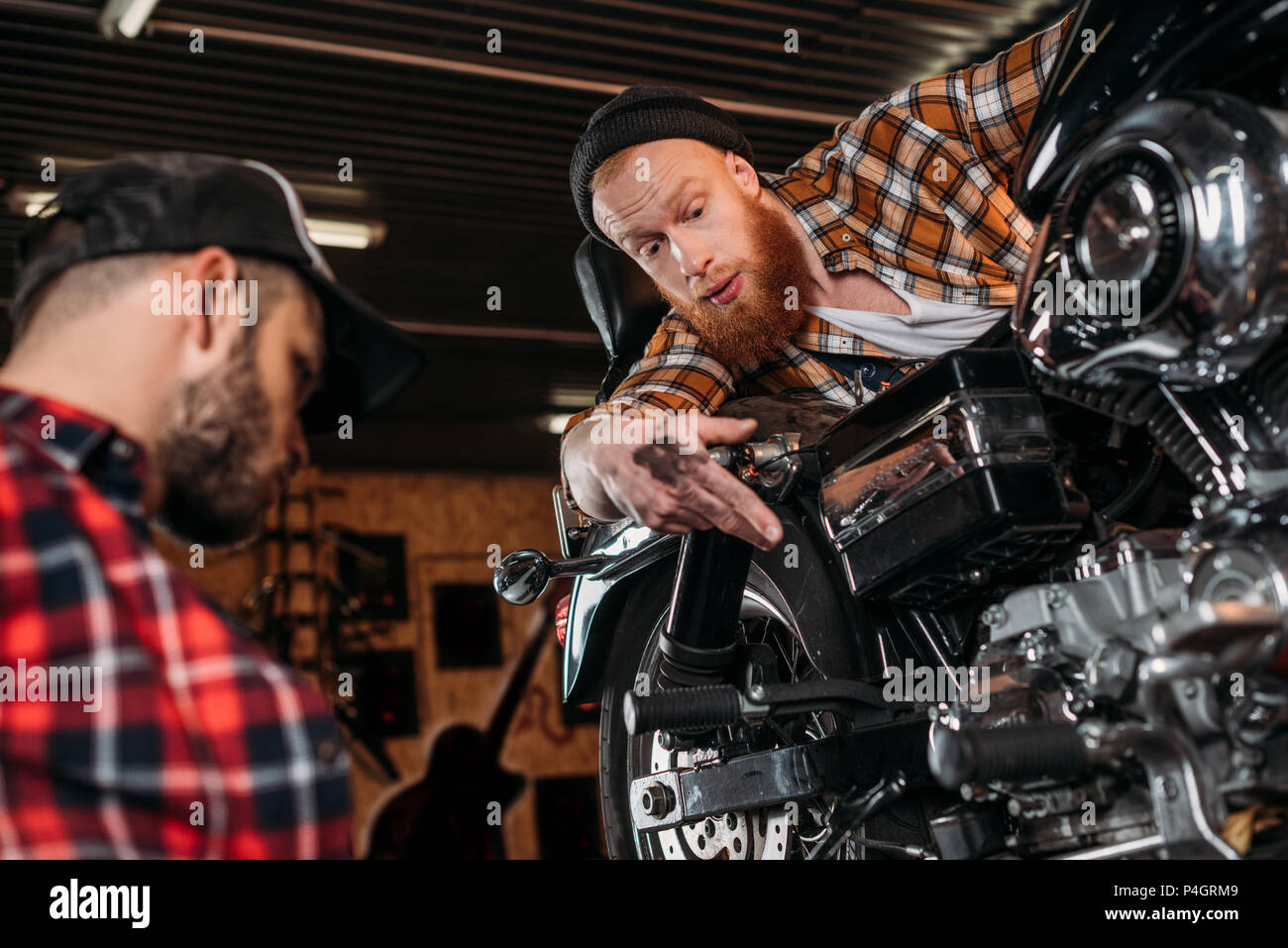 Old fashioned mechanics workshop garage hi-res stock photography and ...
