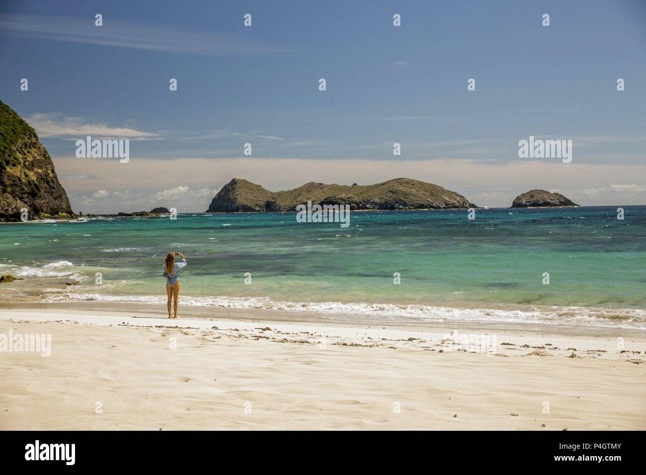 Shallows blake lively hi-res stock photography and images - Alamy