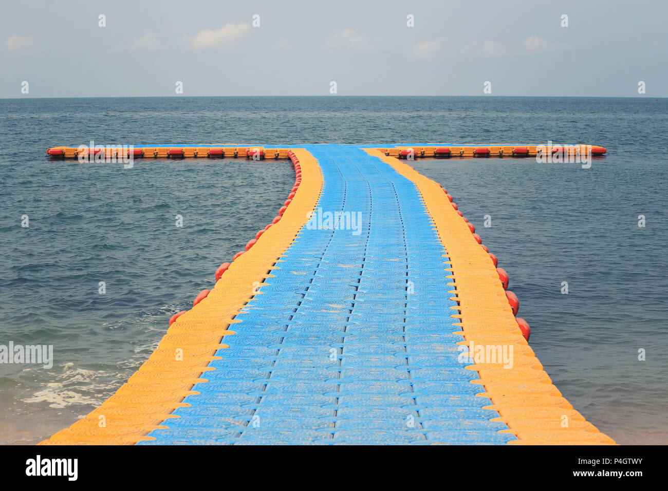 Plastic Floating marina for Tourists up and down to Passenger boat in ...
