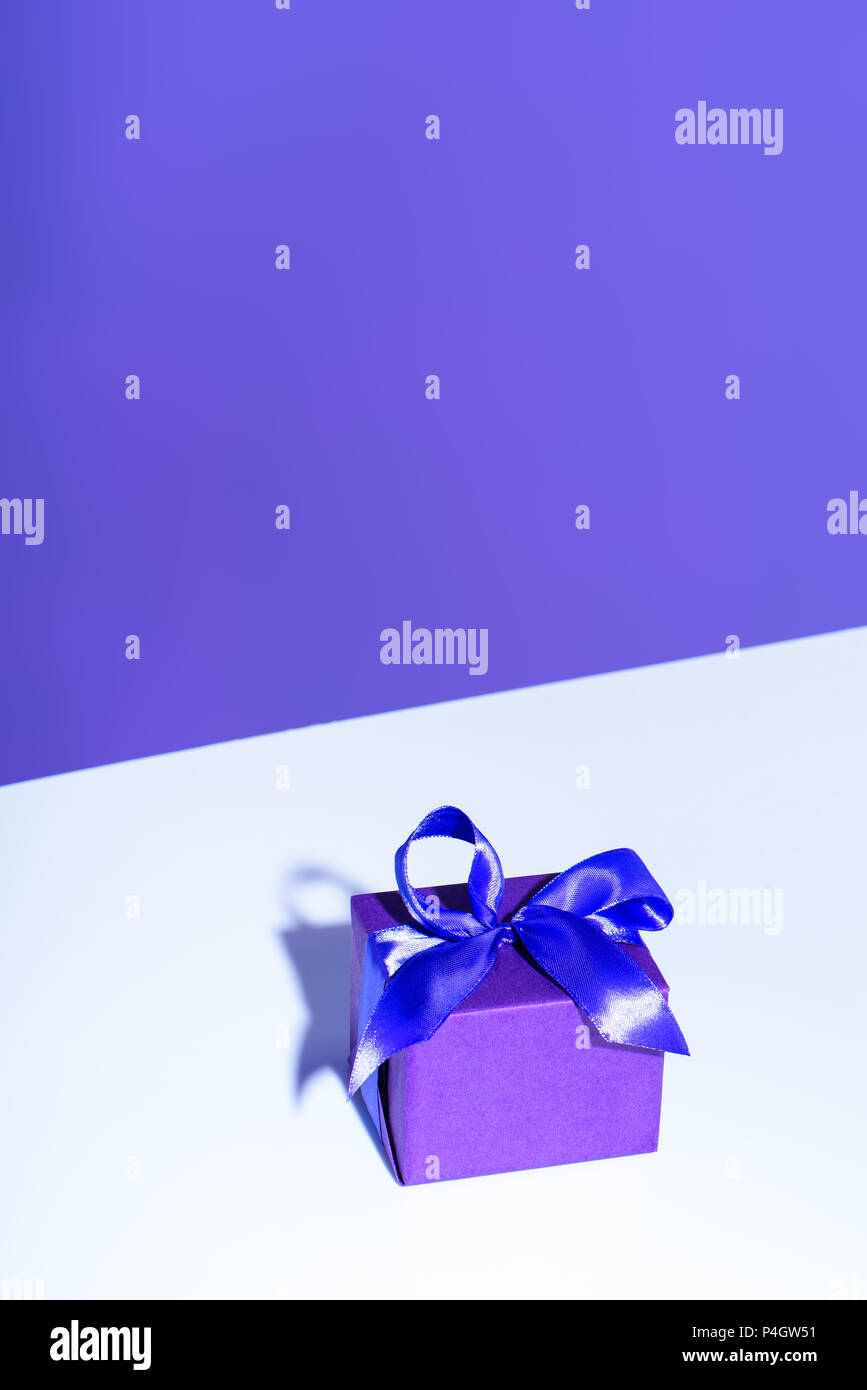 Purple present hi-res stock photography and images - Alamy