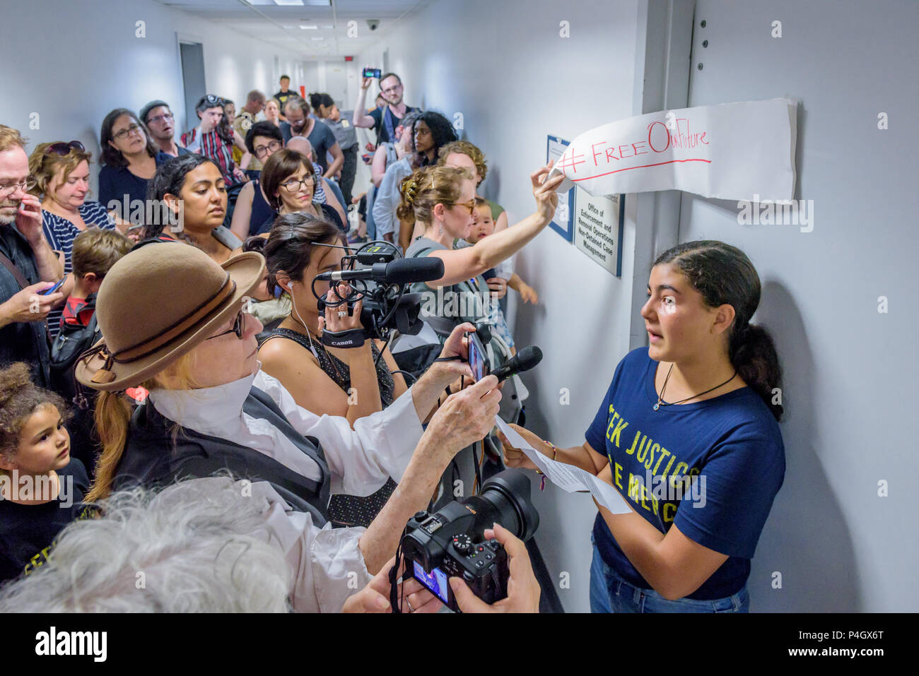 Drew decker hi-res stock photography and images - Alamy