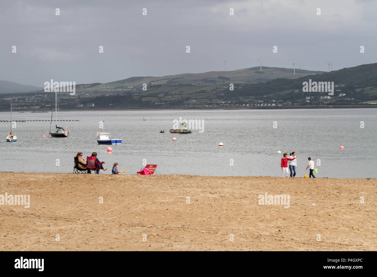 Irish beach family hi-res stock photography and images - Alamy