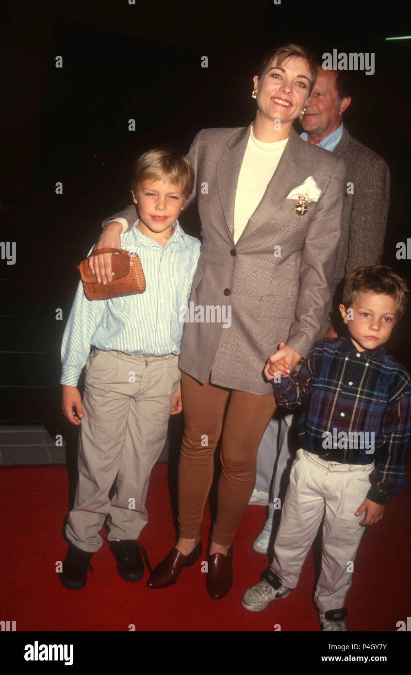 Actress theresa russell hi-res stock photography and images - Alamy