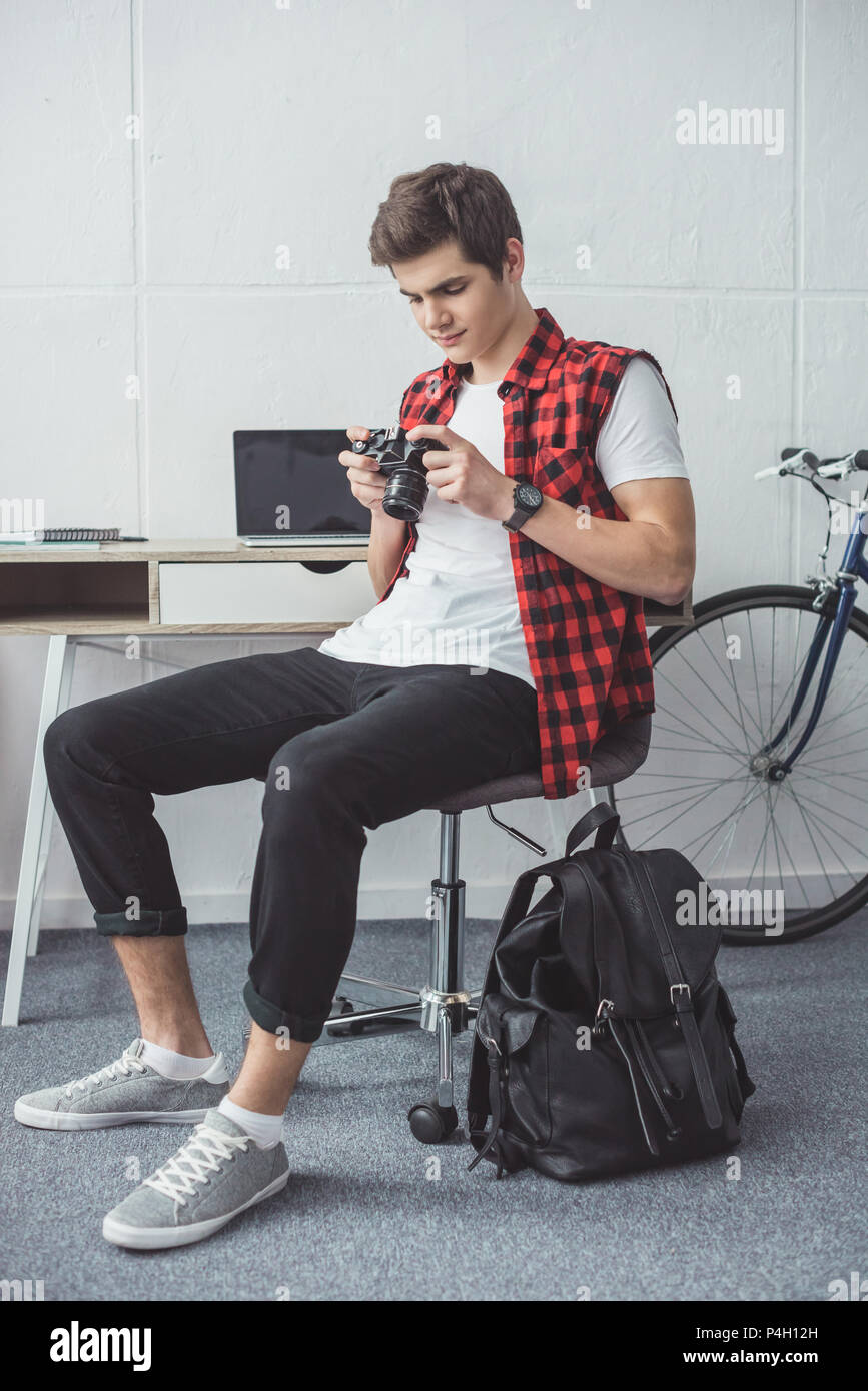 Boy and film camera hi-res stock photography and images - Alamy