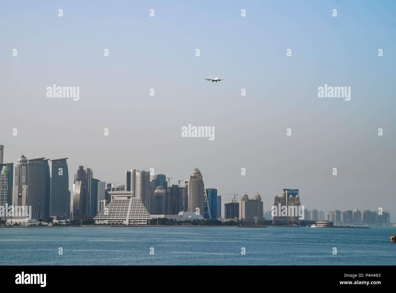 Modern aeroplane hi-res stock photography and images - Alamy