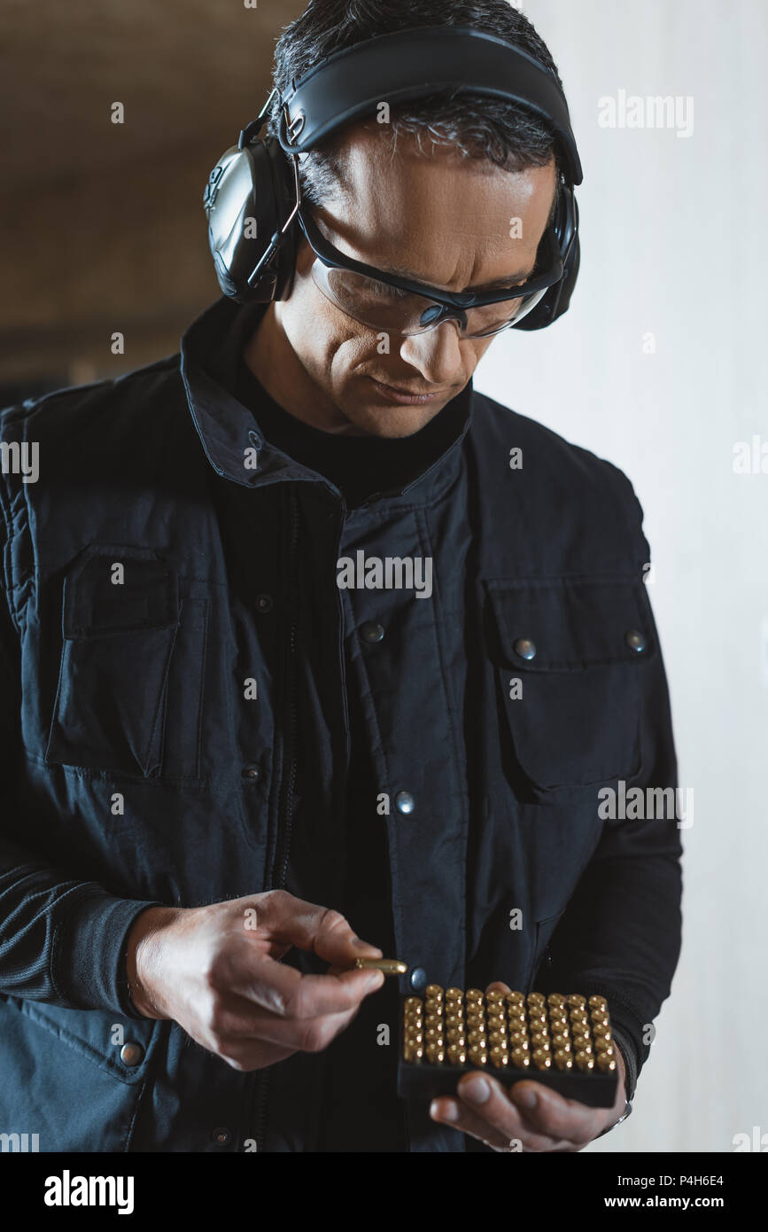 Shooting from indoors hi-res stock photography and images - Alamy