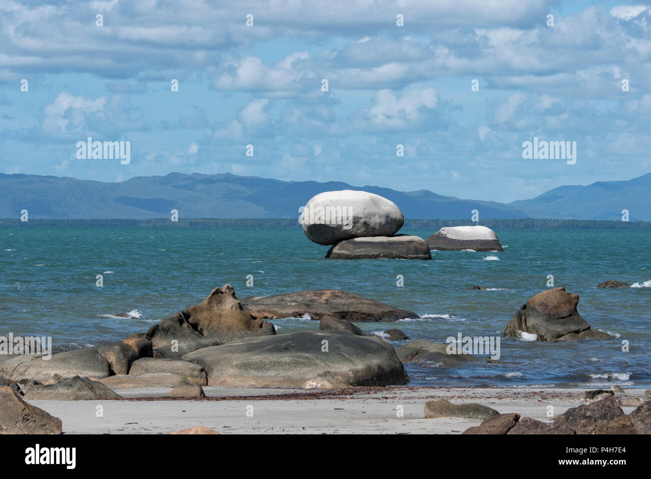 Scenic view of Quintell Beach, Lockhart River, Cape York Peninsula ...