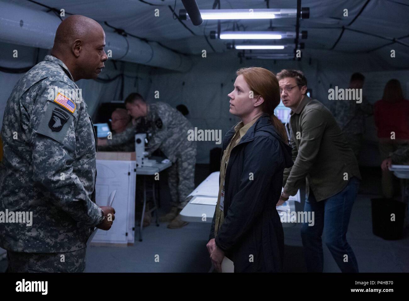 Jeremy renner arrival 2016 hi-res stock photography and images - Alamy