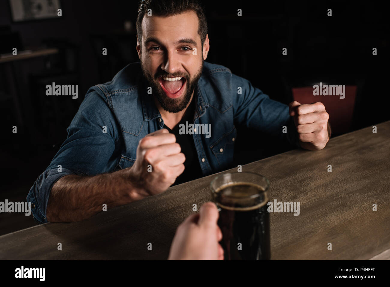 Yes beer sign hi-res stock photography and images - Alamy