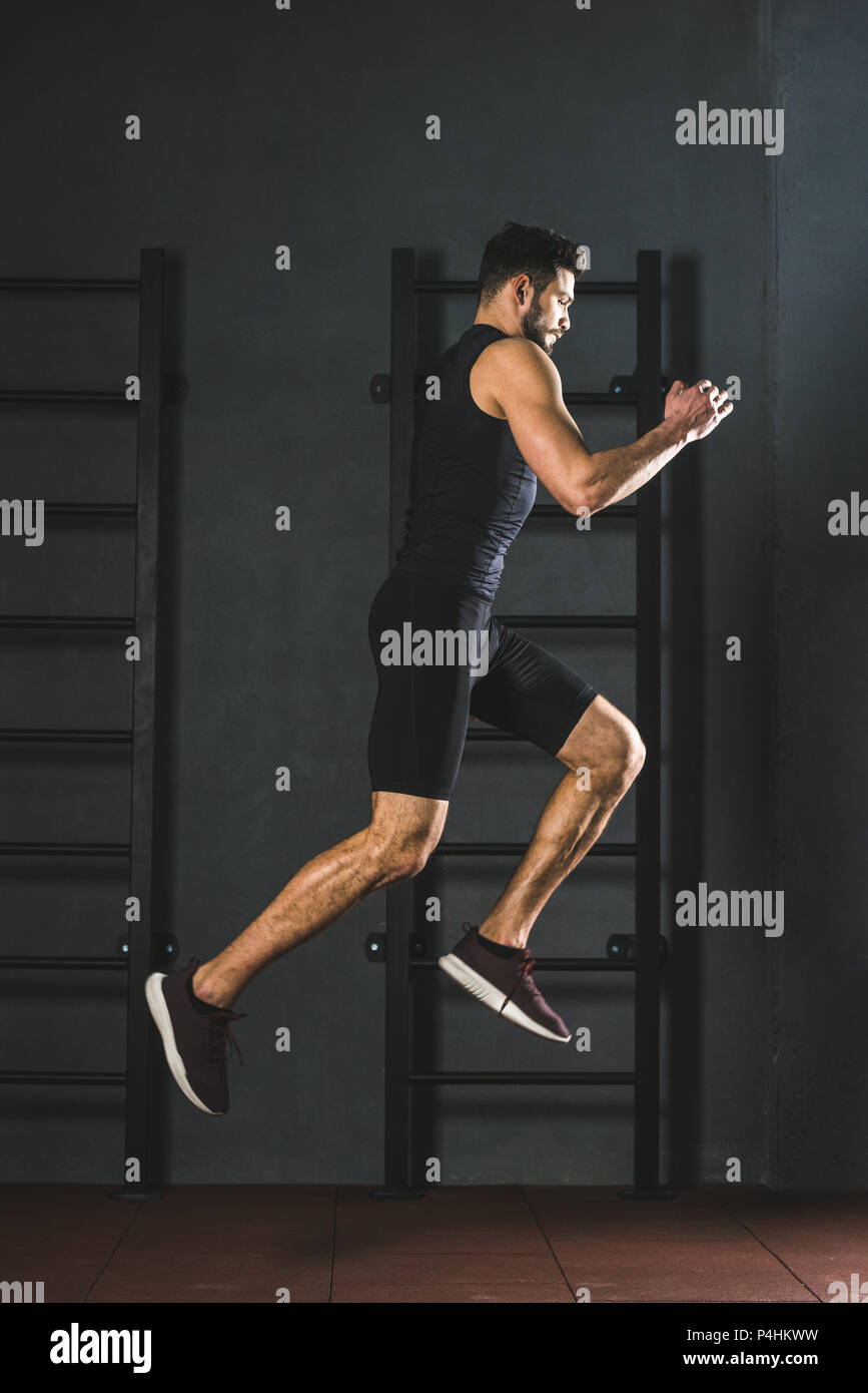 Jumping sportsman hi-res stock photography and images - Alamy