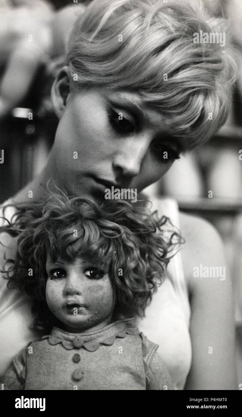 Original Film Title: FANDO Y LIS. English Title: FANDO AND LIS. Film ...