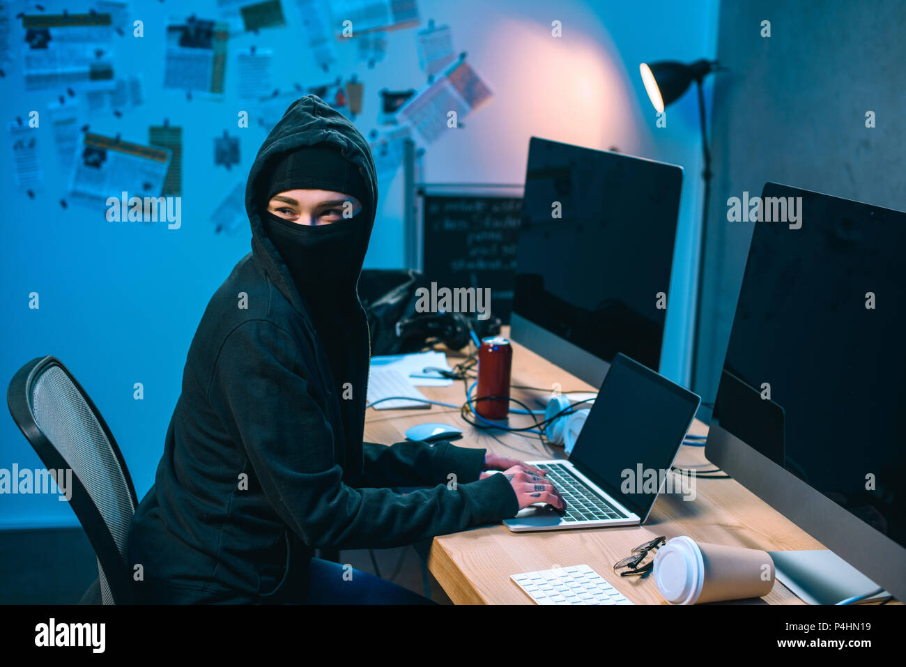 Female hacker hi-res stock photography and images - Alamy