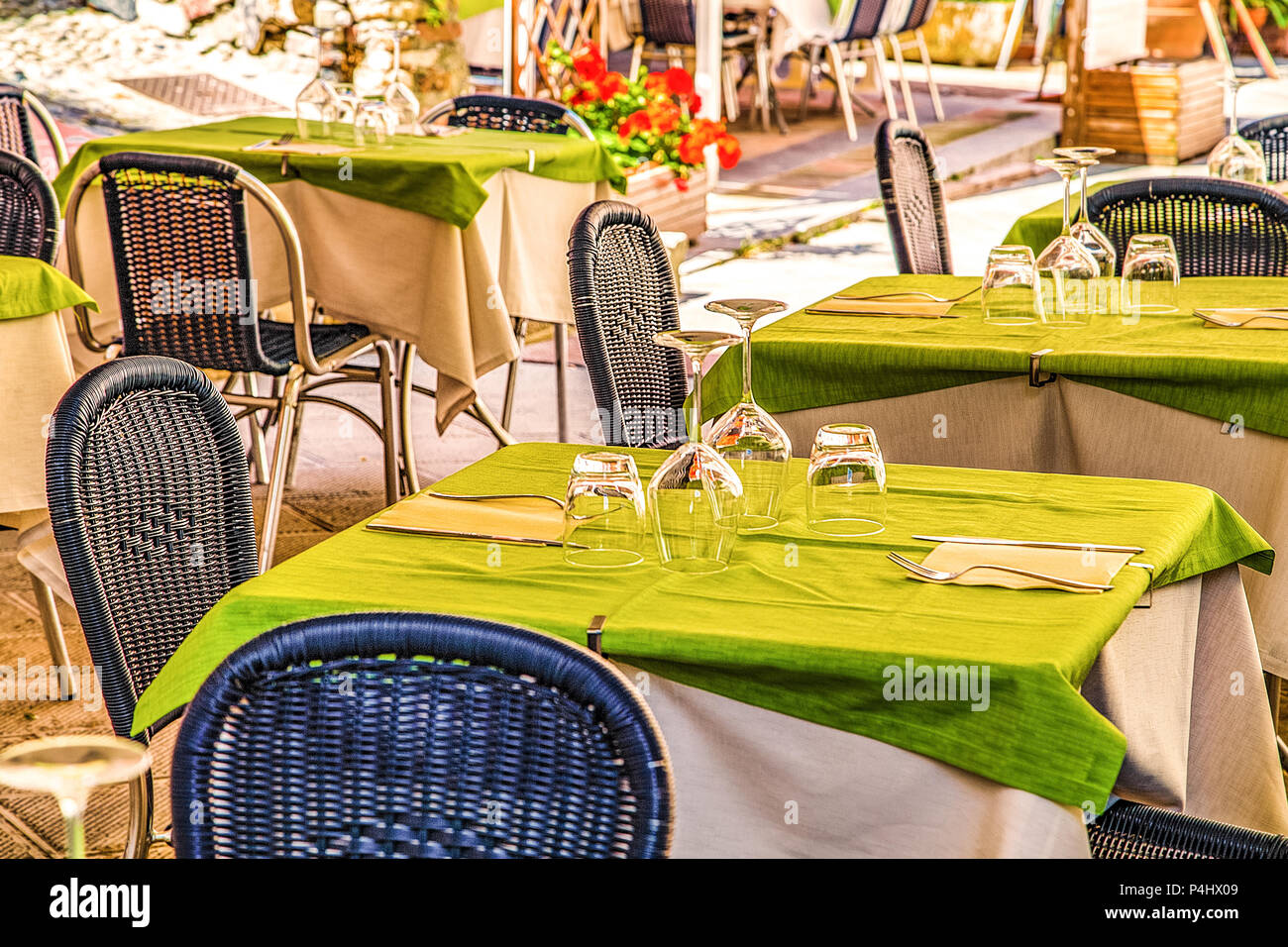 Tables in italian restaurant hi-res stock photography and images - Alamy