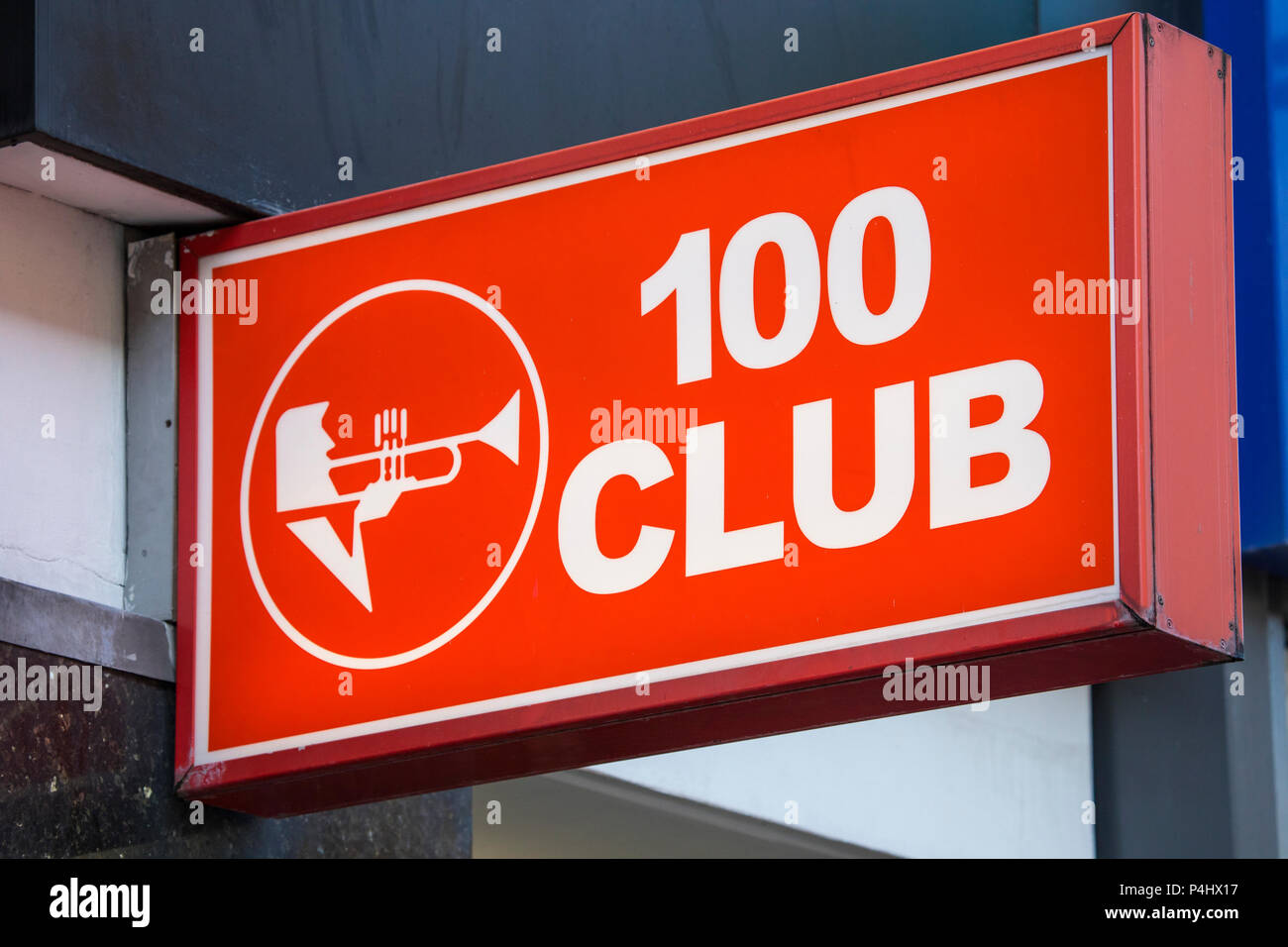 100 club sign hi-res stock photography and images - Alamy