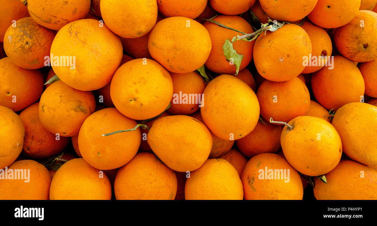 Moroccan oranges for sale hi-res stock photography and images - Alamy