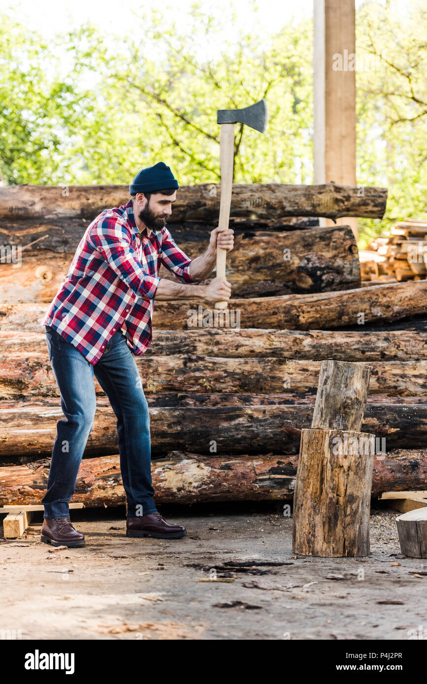 Bearded lumberjack hi-res stock photography and images - Alamy