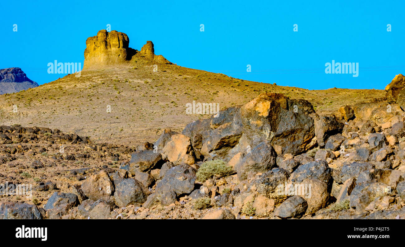 Mountain view from the Tizi N'Tazezert trail (piste) in southern ...